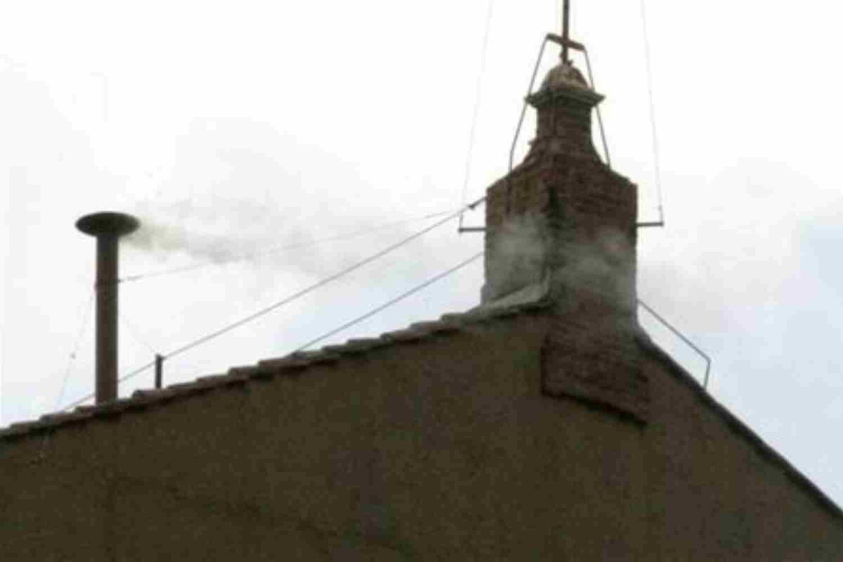 Conclave: comment fonctionne la fumée blanche ? - Omebatobo